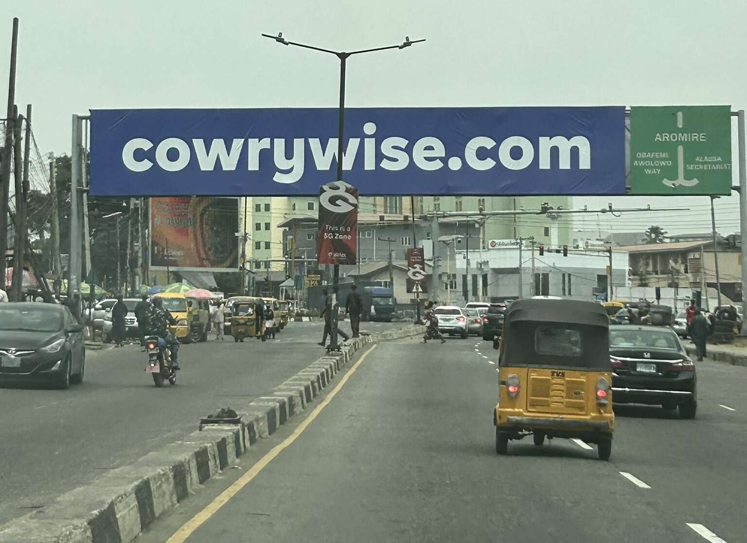 Cowrywise Minimalistic Billboard: A Bold Marketing Move or Missed ...